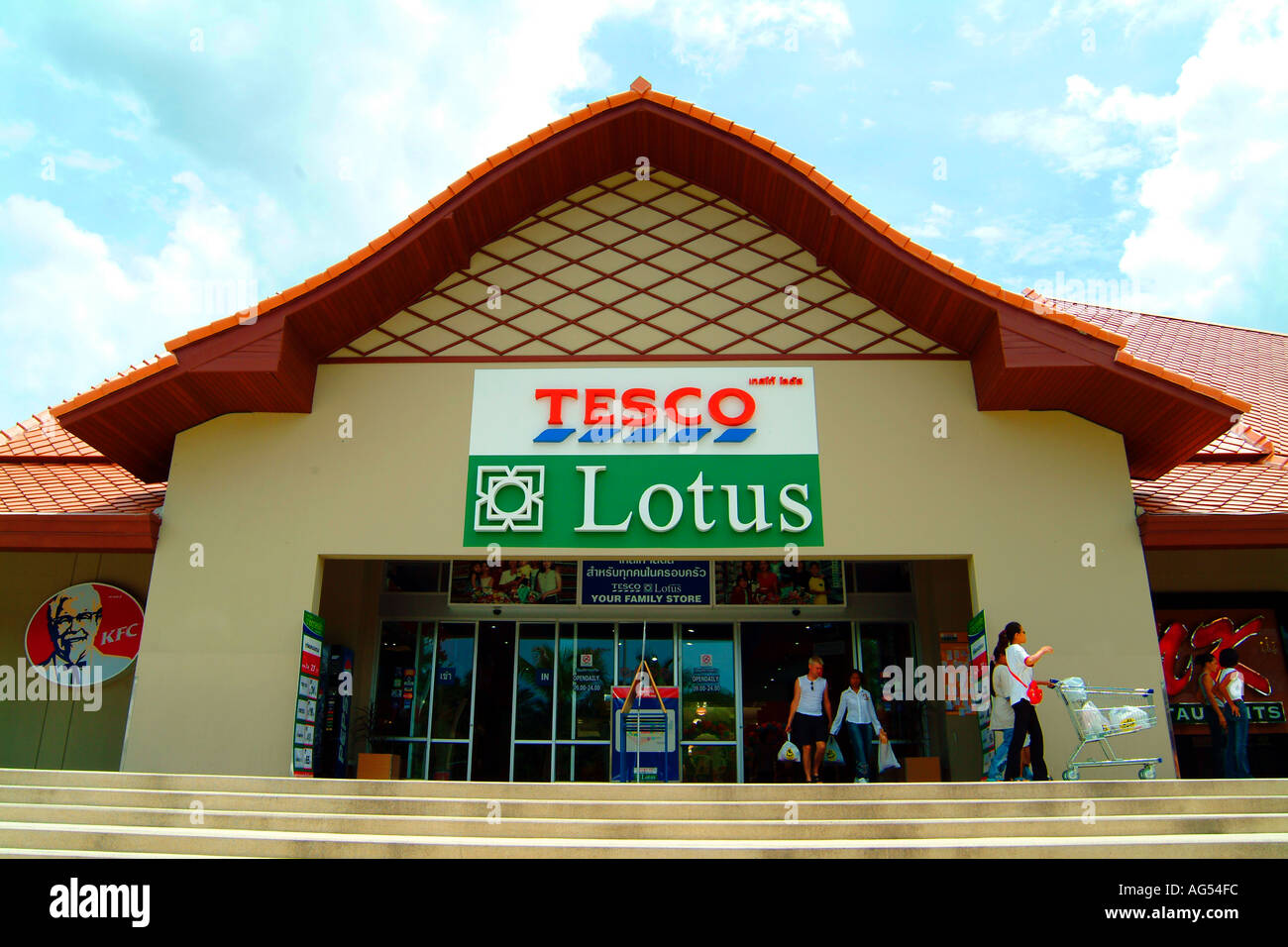 Tesco lotus supermarket hi-res stock photography and images - Alamy