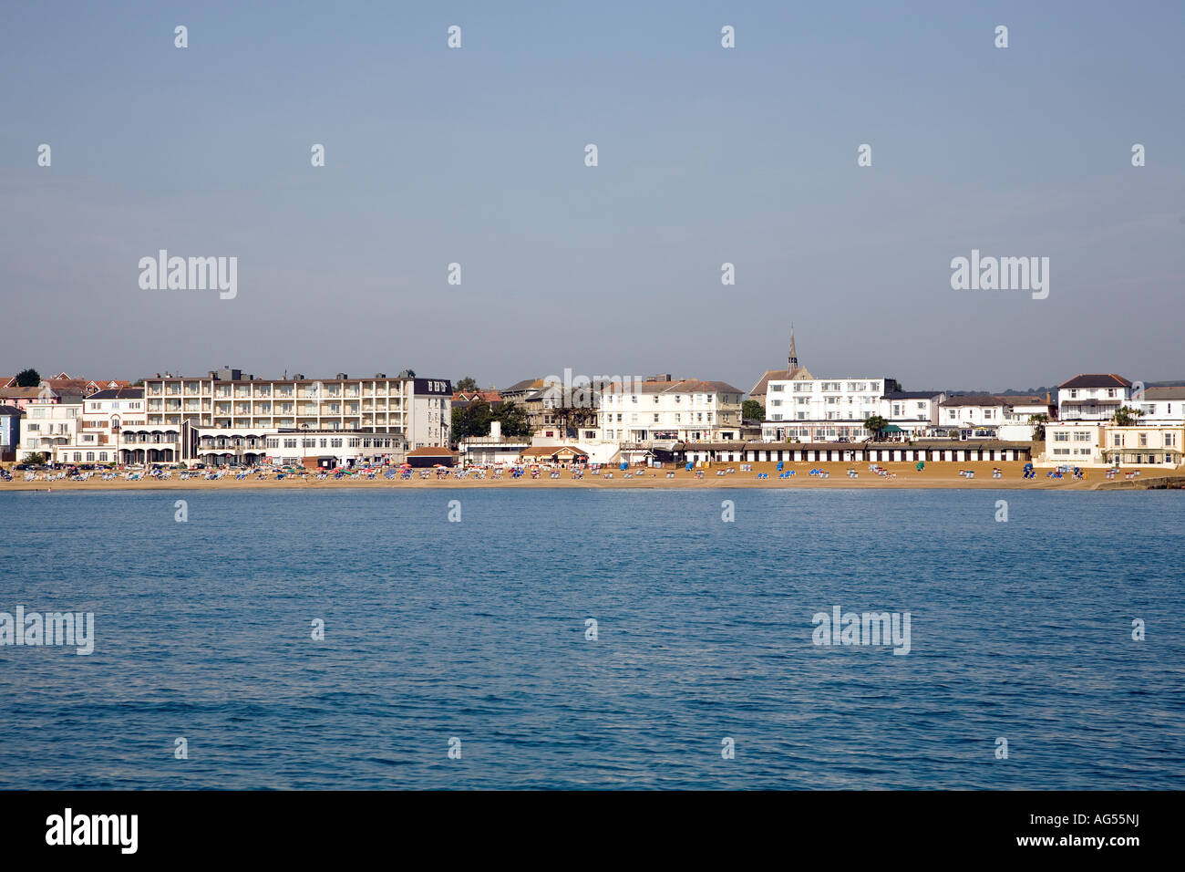 Seafront at Sandown Beach Resort viewed from English Channel Stock ...