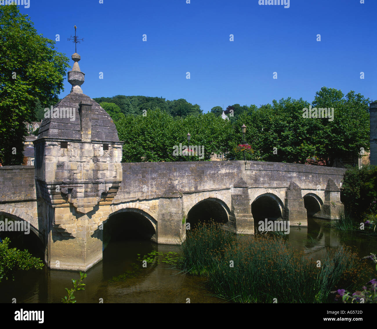 Bradford upon avon medieval bridge hi-res stock photography and images ...