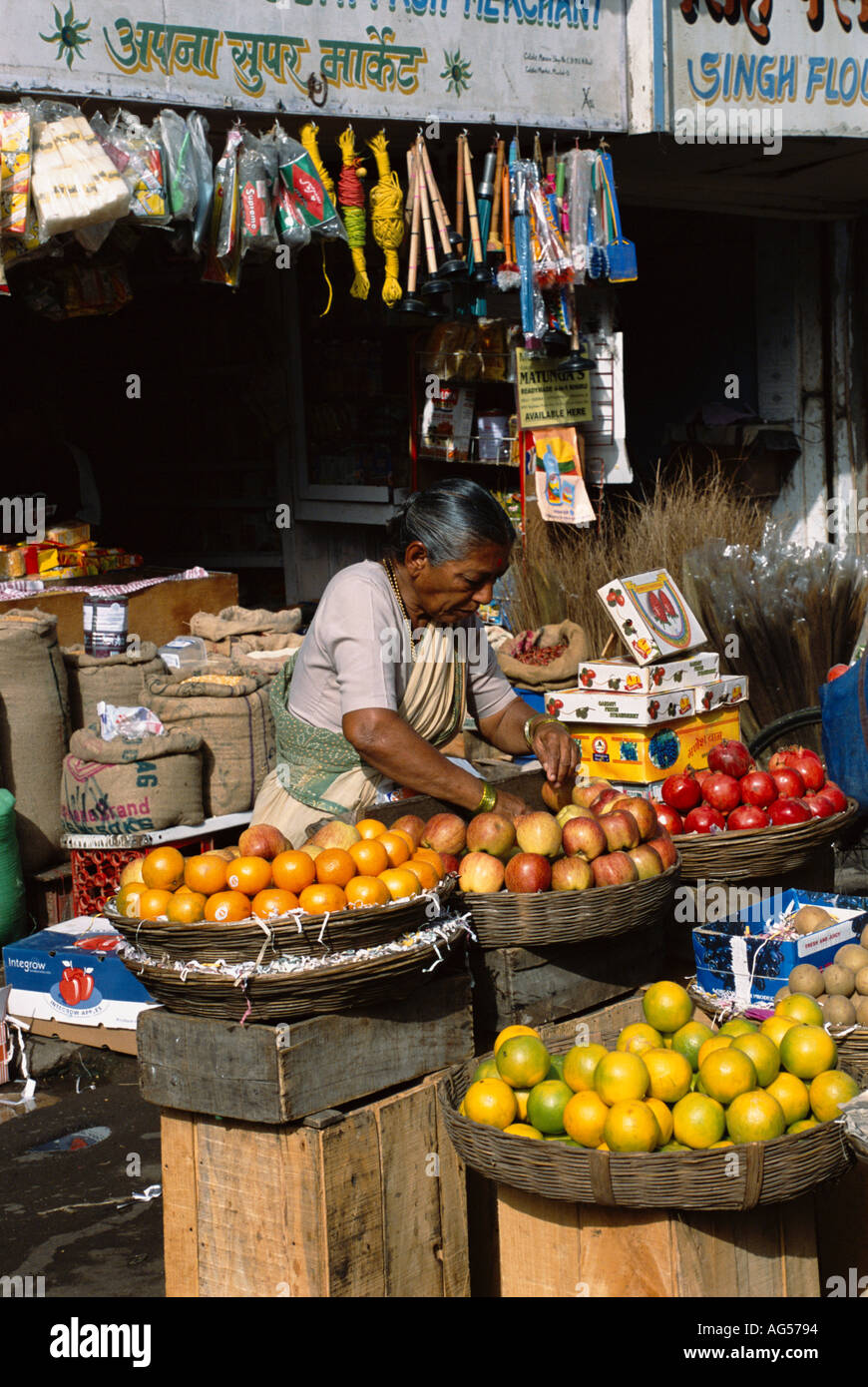 Fruit stall street market mumbai hi-res stock photography and images ...