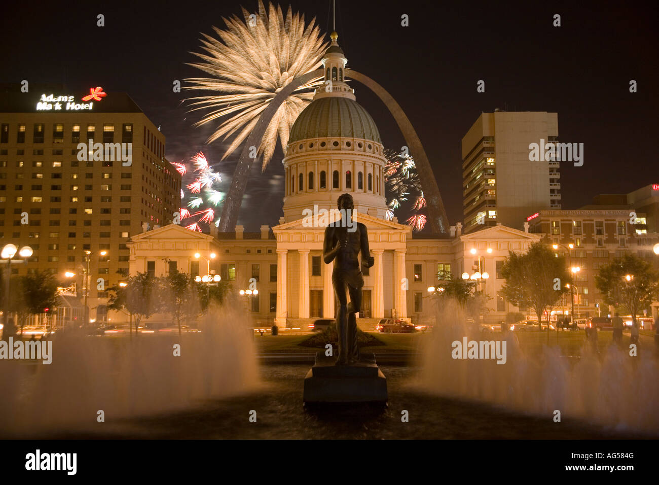 Fourth of July, Running Man Fountain statue, Old Courthouse, Gateway ...