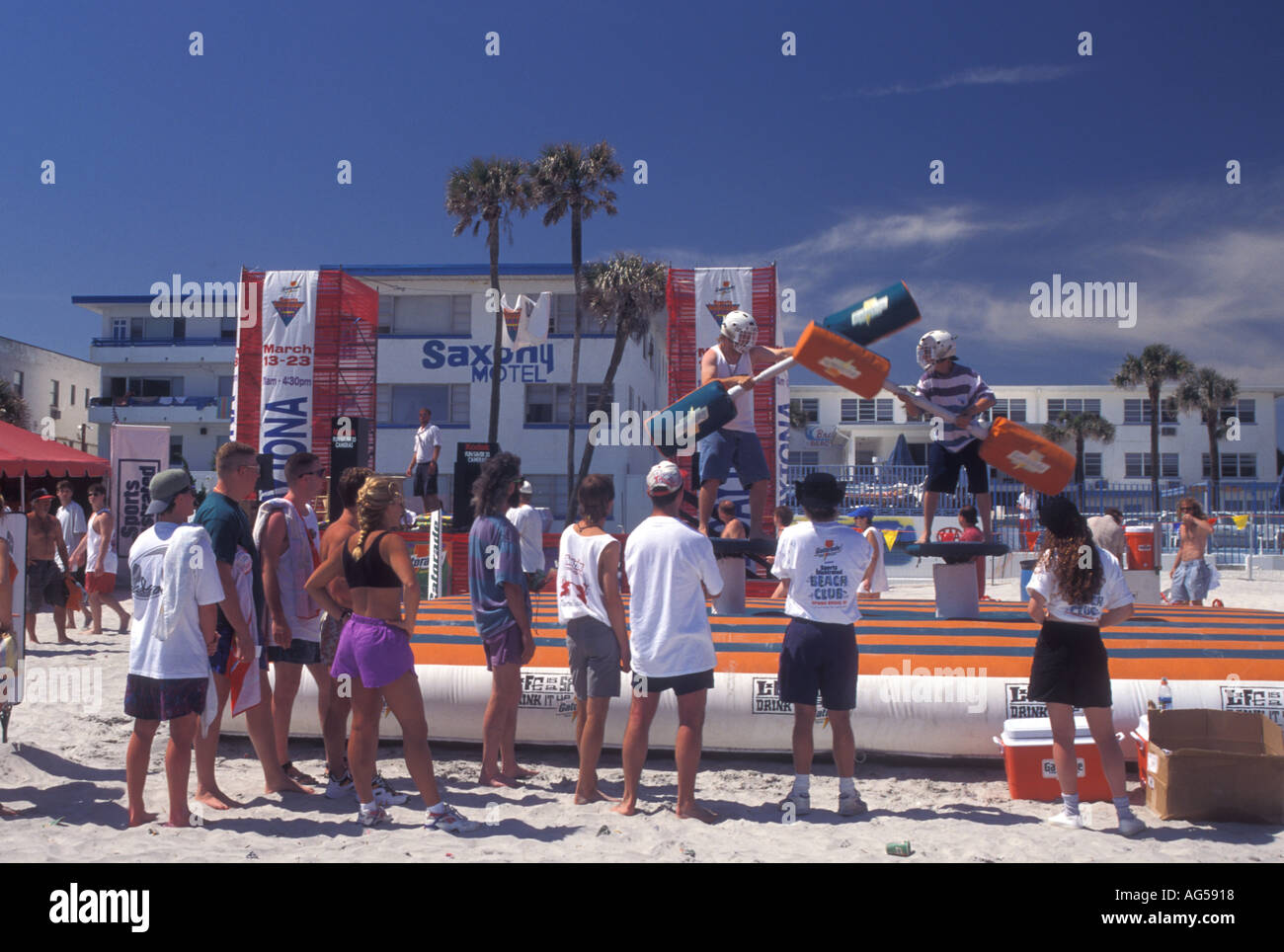 Spring break florida college students hi-res stock photography and ...