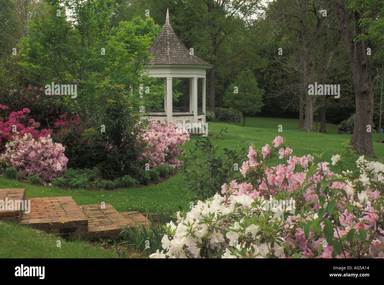 Mississippi natchez spring pilgrimage historic hi-res stock photography ...