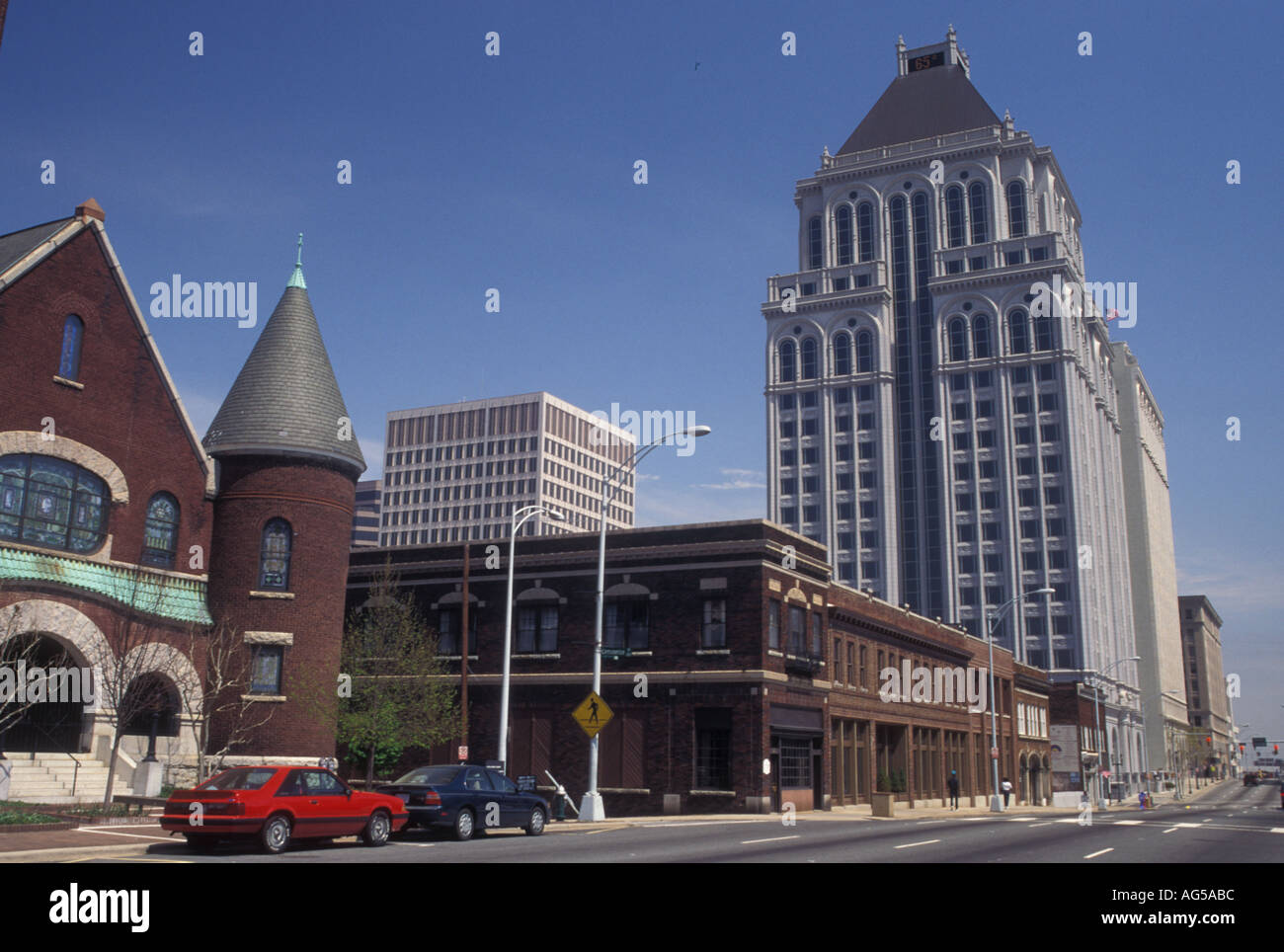 Greensboro city skyline downtown hi-res stock photography and images ...