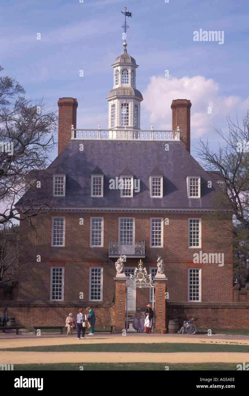 Williamsburg usa heritage building hi-res stock photography and images ...