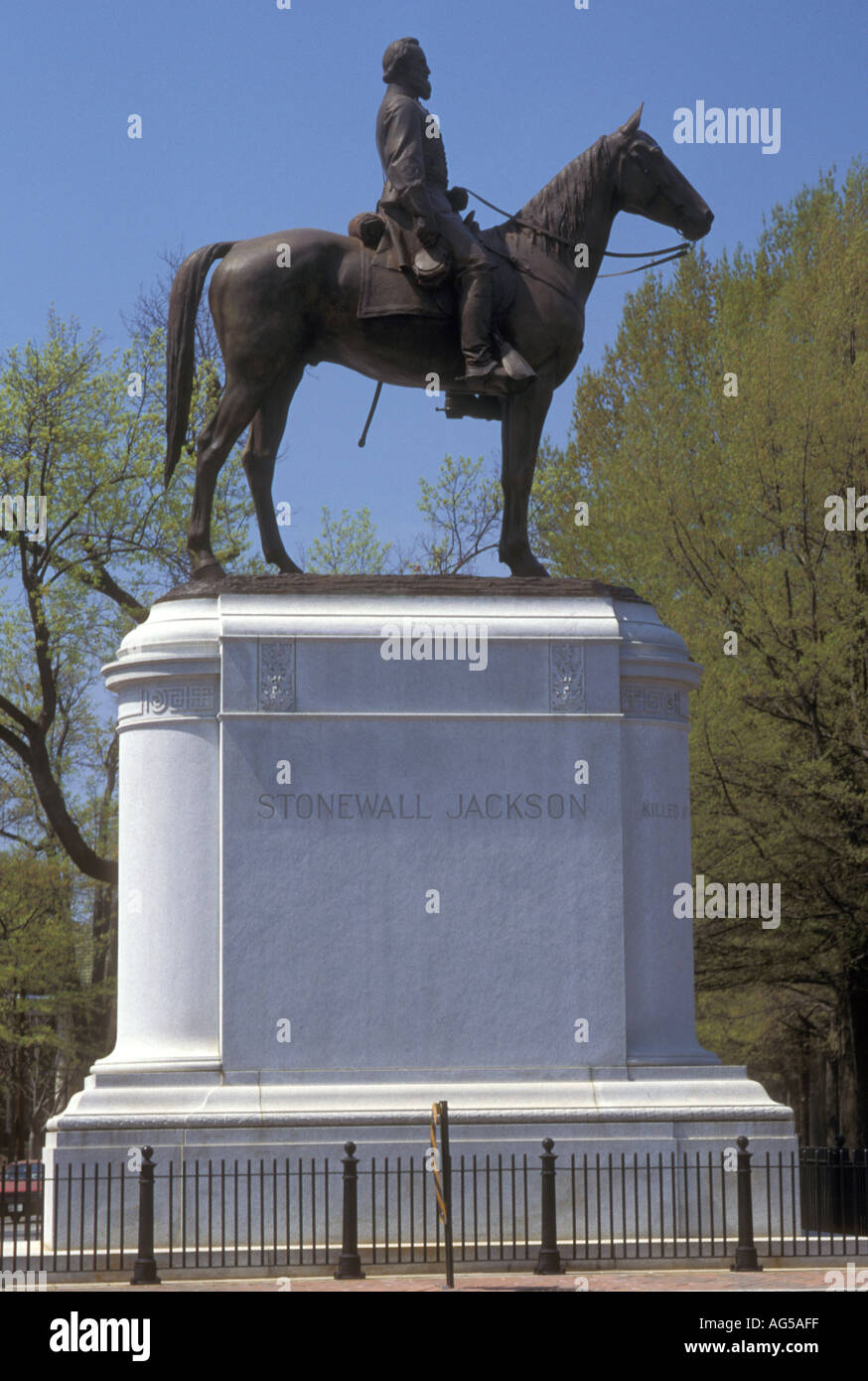 Statue in richmond hi-res stock photography and images - Alamy