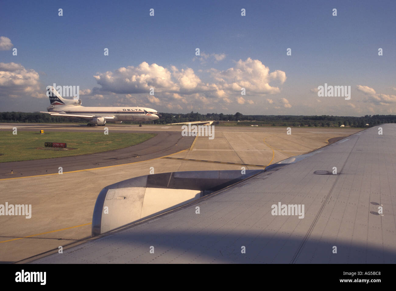 Atlanta airport north terminal hi-res stock photography and images - Alamy