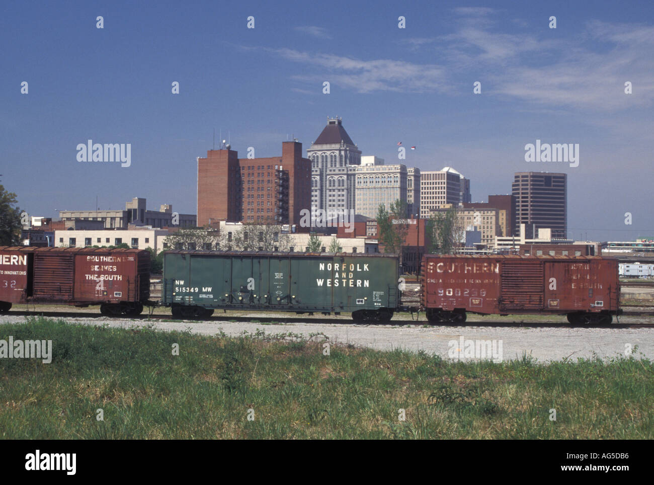 Greensboro city skyline downtown hi-res stock photography and images ...
