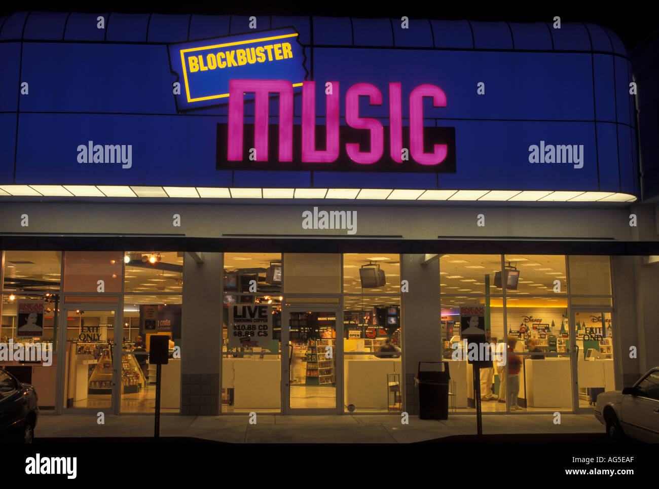 Blockbuster video store in us hi-res stock photography and images - Alamy