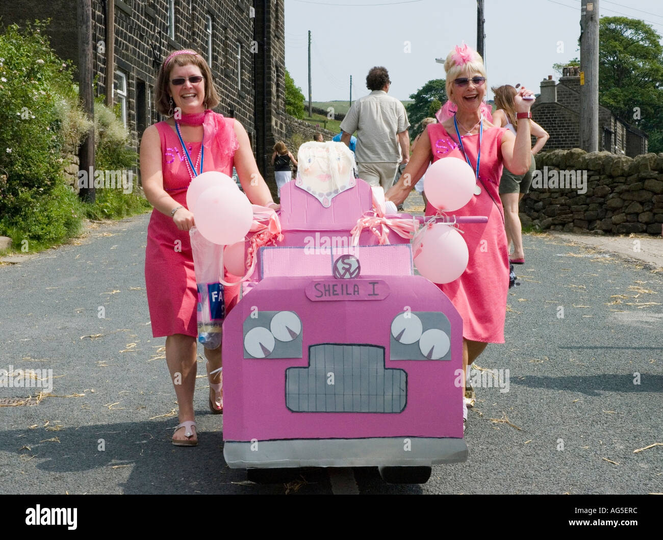 Oxenhope straw race hi-res stock photography and images - Alamy