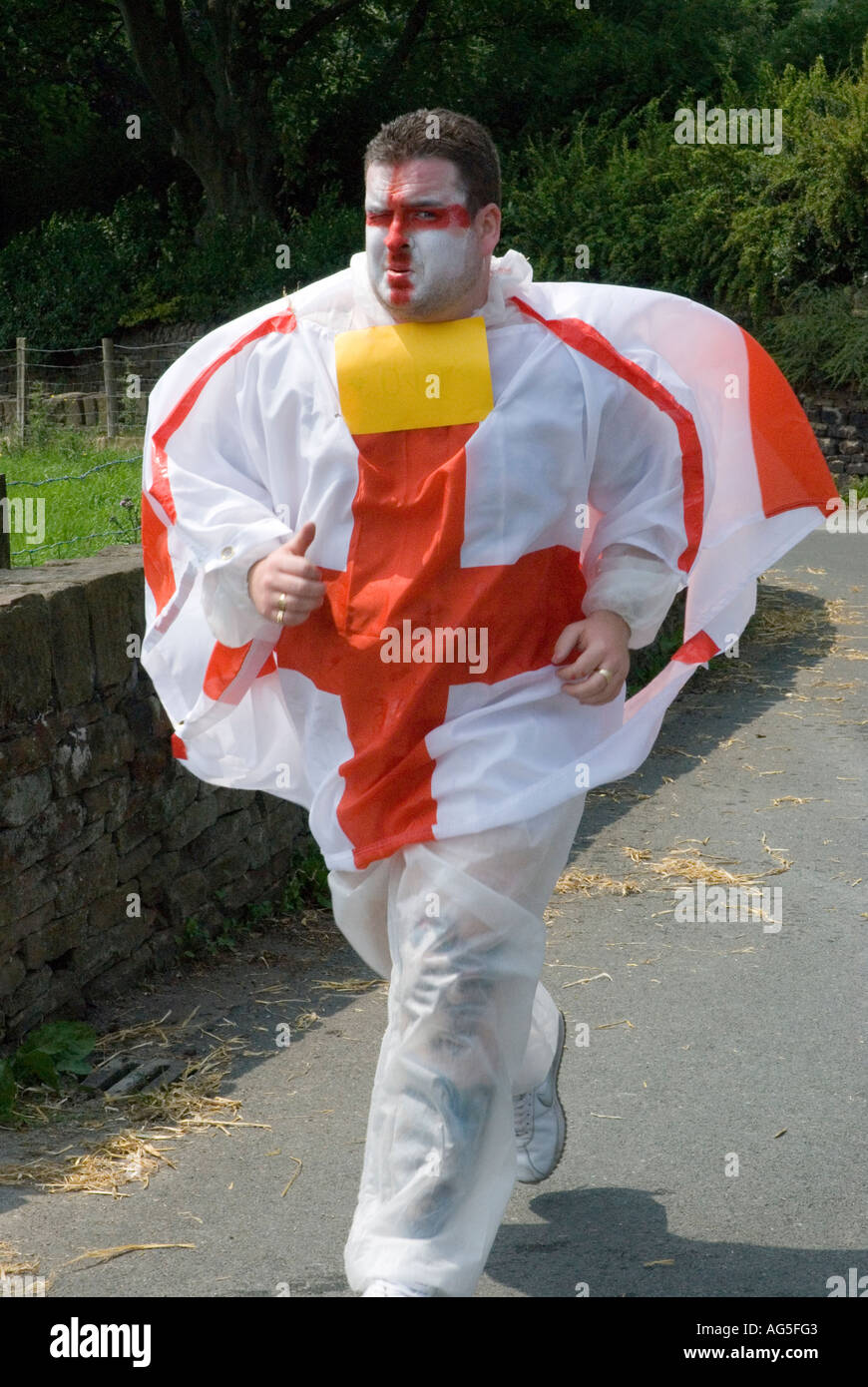 Runners in the 2006 Oxenhope Straw Race Stock Photo - Alamy