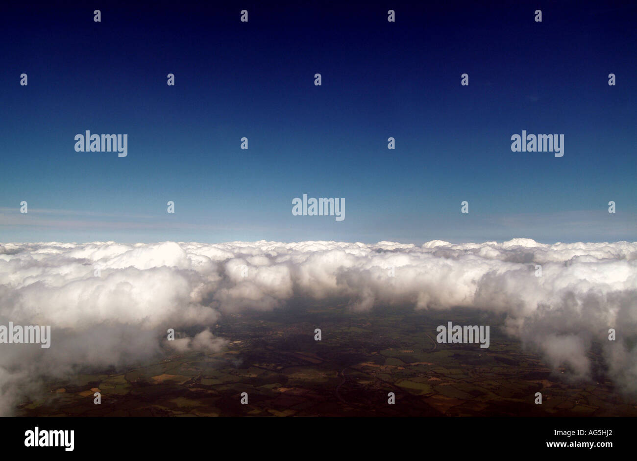 Scenic flight above clouds hi-res stock photography and images - Alamy