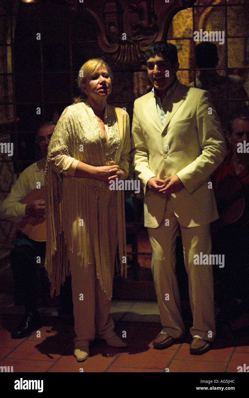 Maria Jô Jô and Miguel Pedro singing a fado duet at Taverna del Rey ...