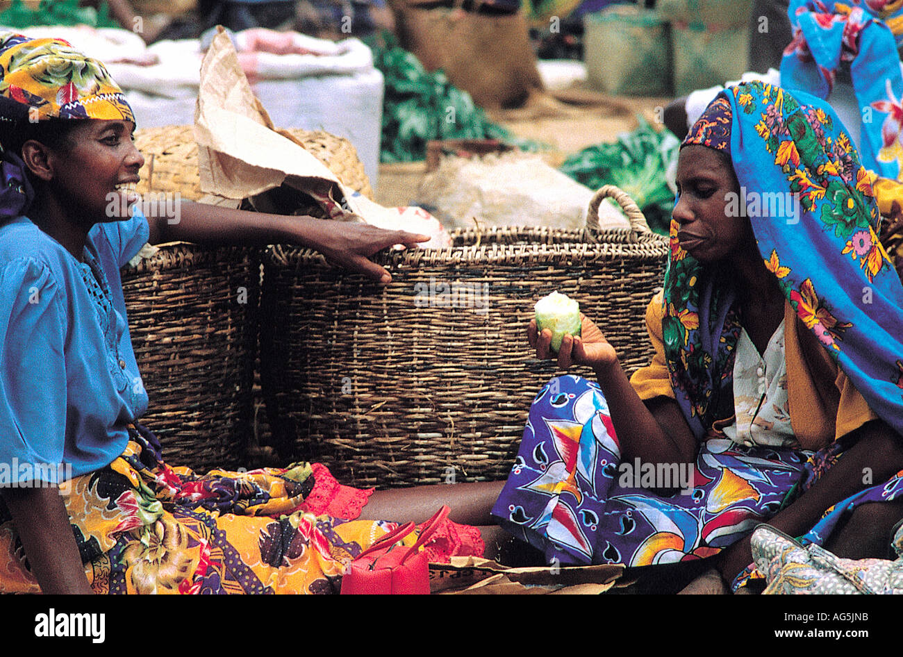 Ladies from the northern Antàkarana tribe - People of the Cliffs - in ...