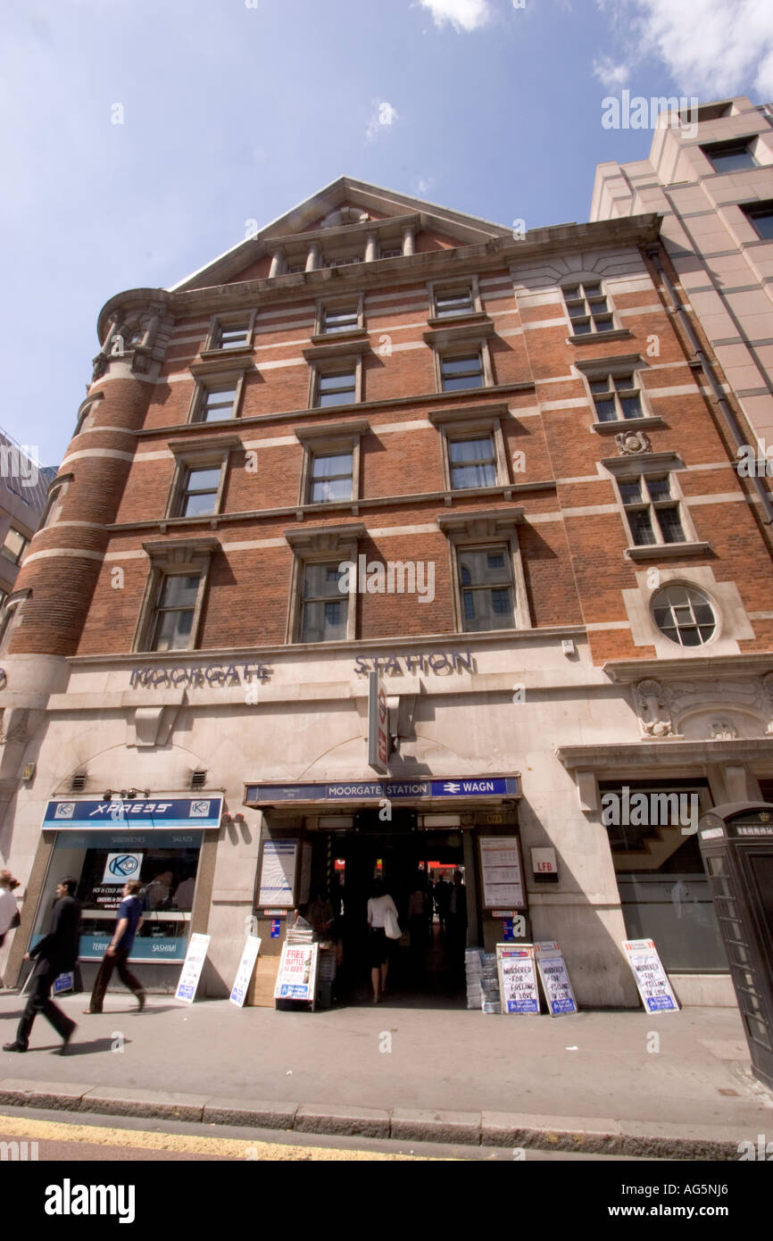 Moorgate underground station hi-res stock photography and images - Alamy