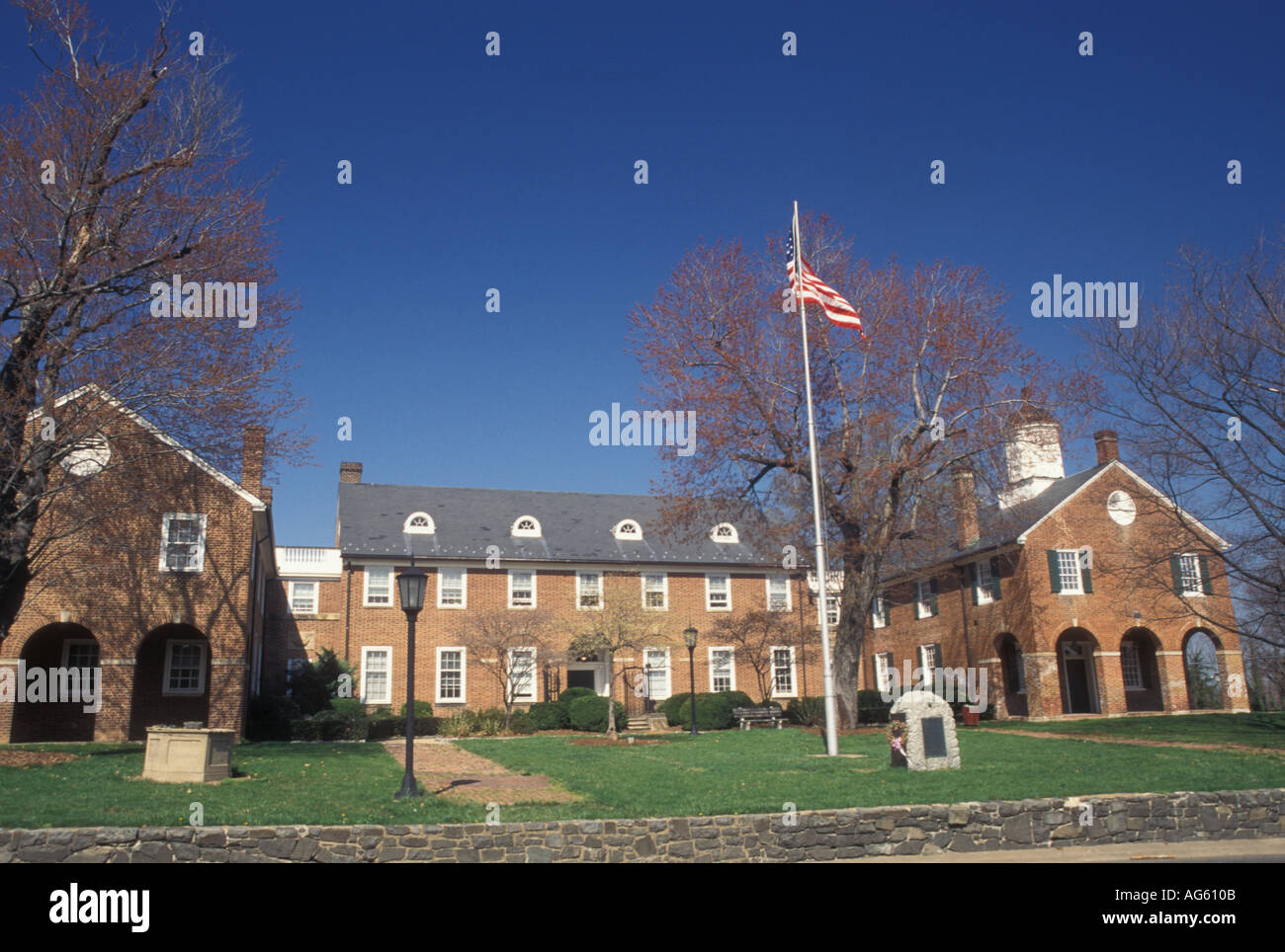 Fairfax courthouse hi-res stock photography and images - Alamy