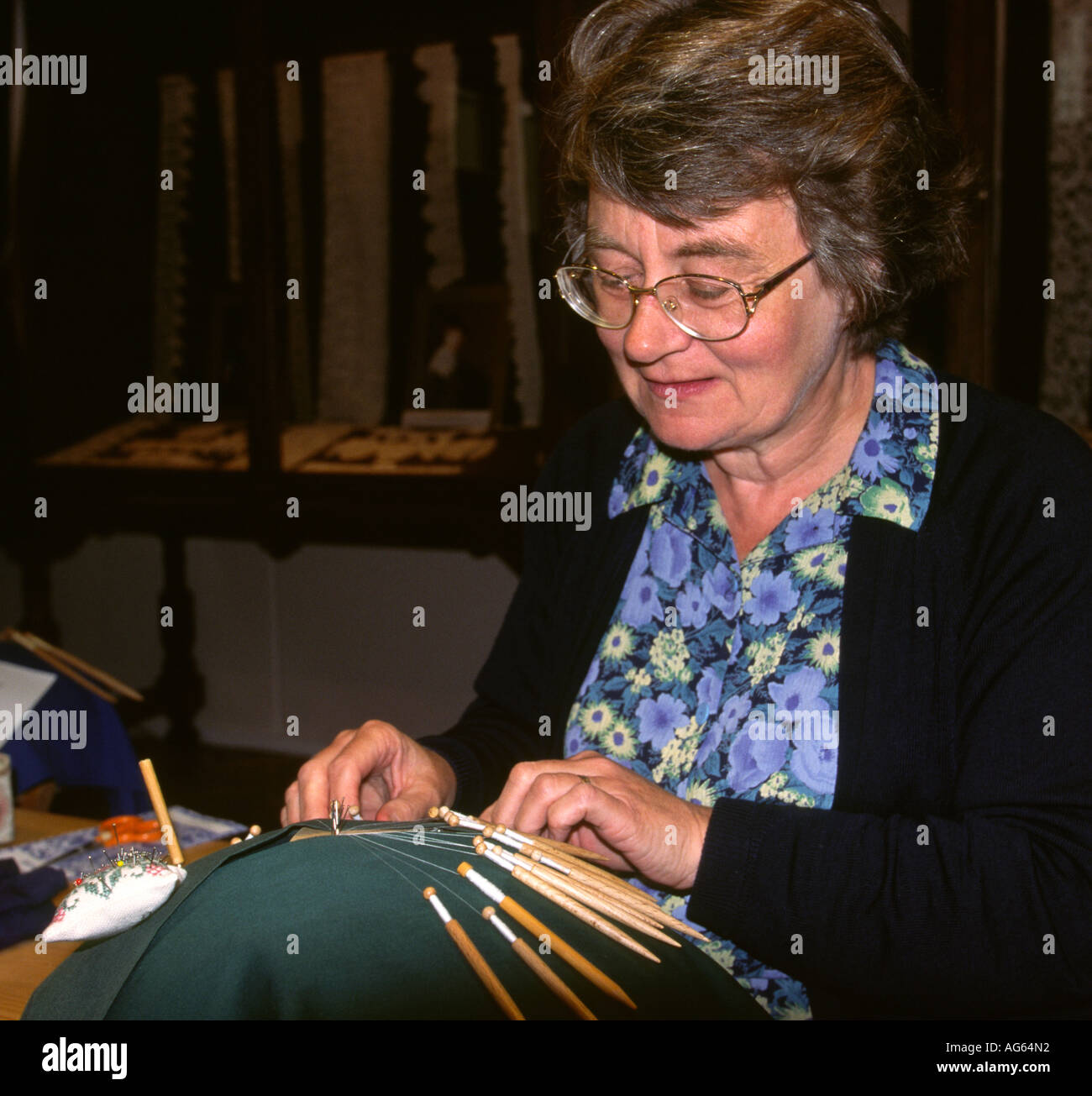 Devon Honiton crafts All Hallows Museum lacemaker Val Fosse Lacemaking ...