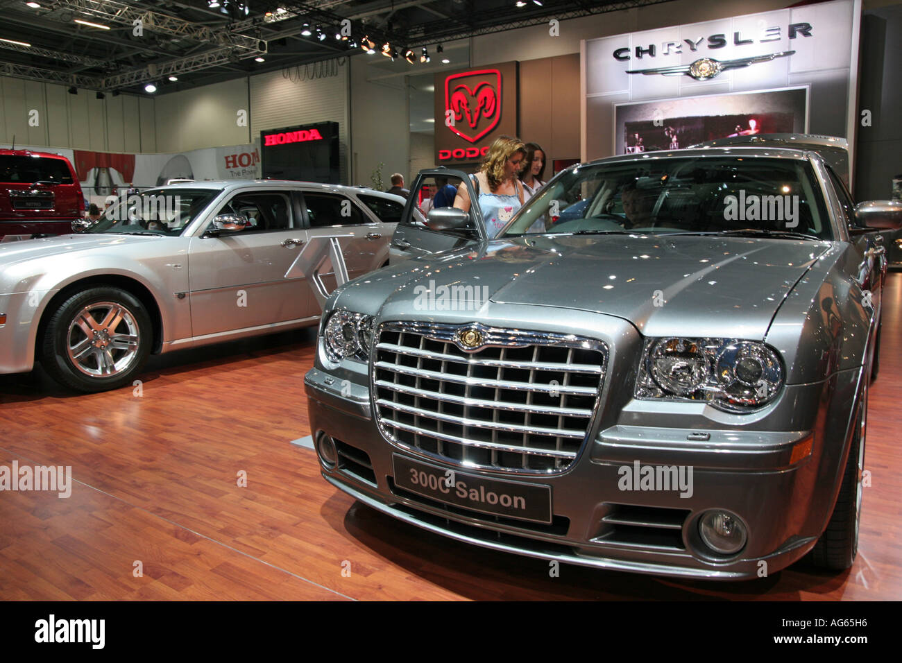 Chrysler 300c at the 2006 British International Motor Show at London ...
