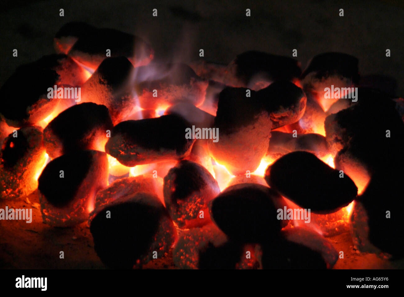 Hot coals hi-res stock photography and images - Alamy
