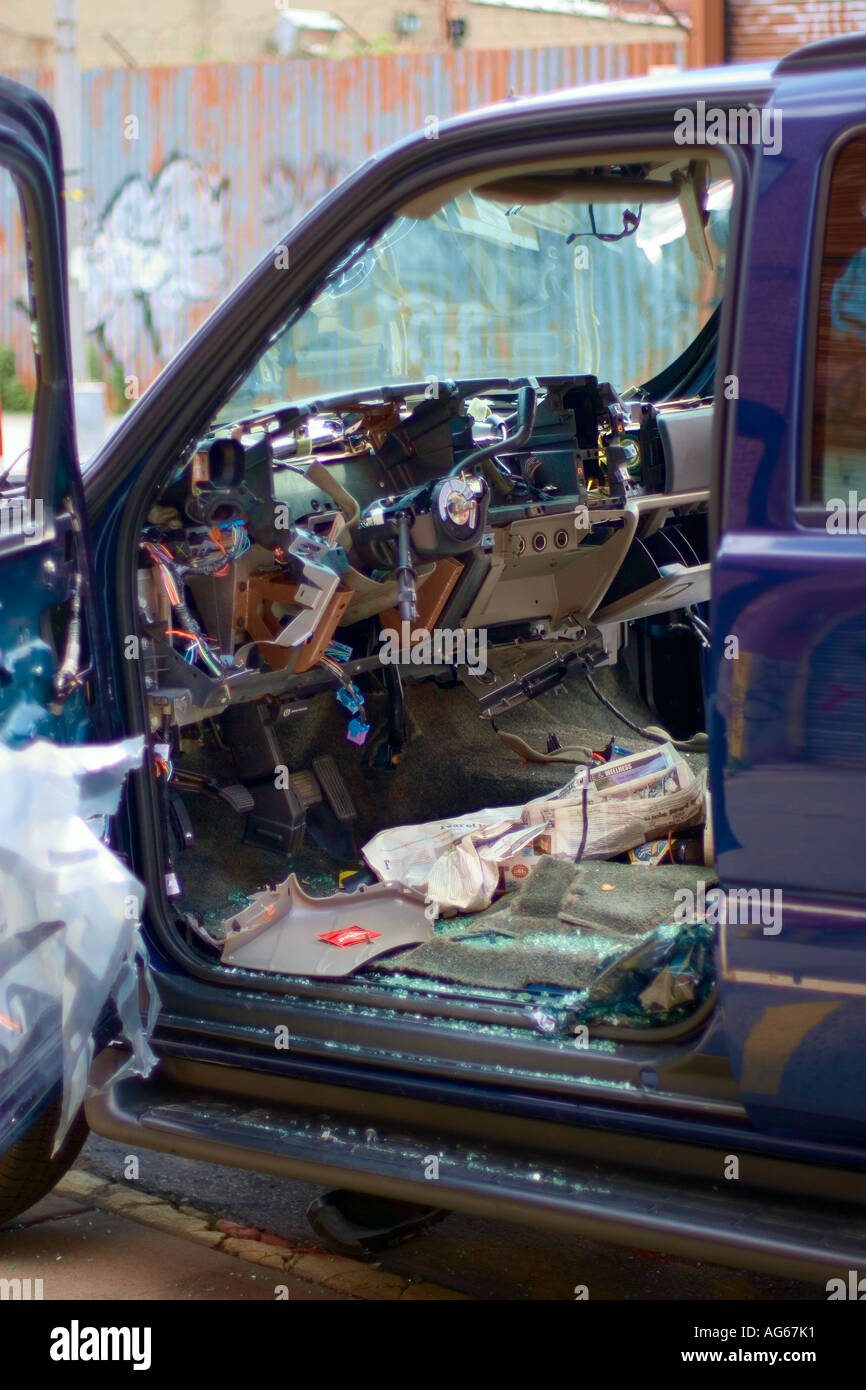 Car demolished hi-res stock photography and images - Alamy