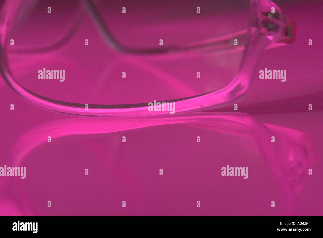 Rose tinted glasses hi-res stock photography and images - Alamy