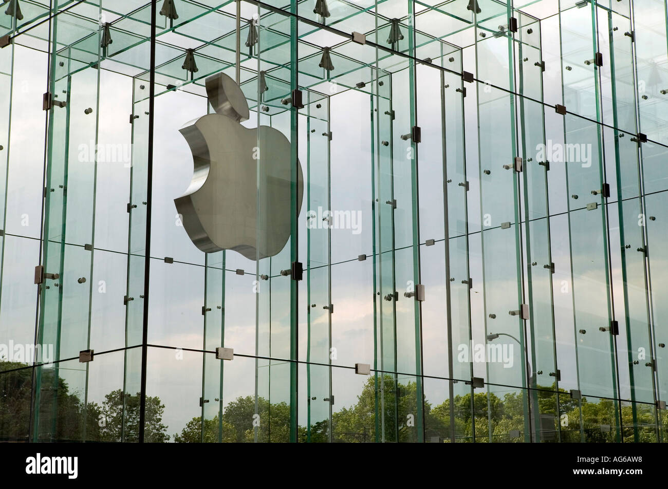 Reversed Apple logo at the glass Apple store on Fifth Avenue in New ...