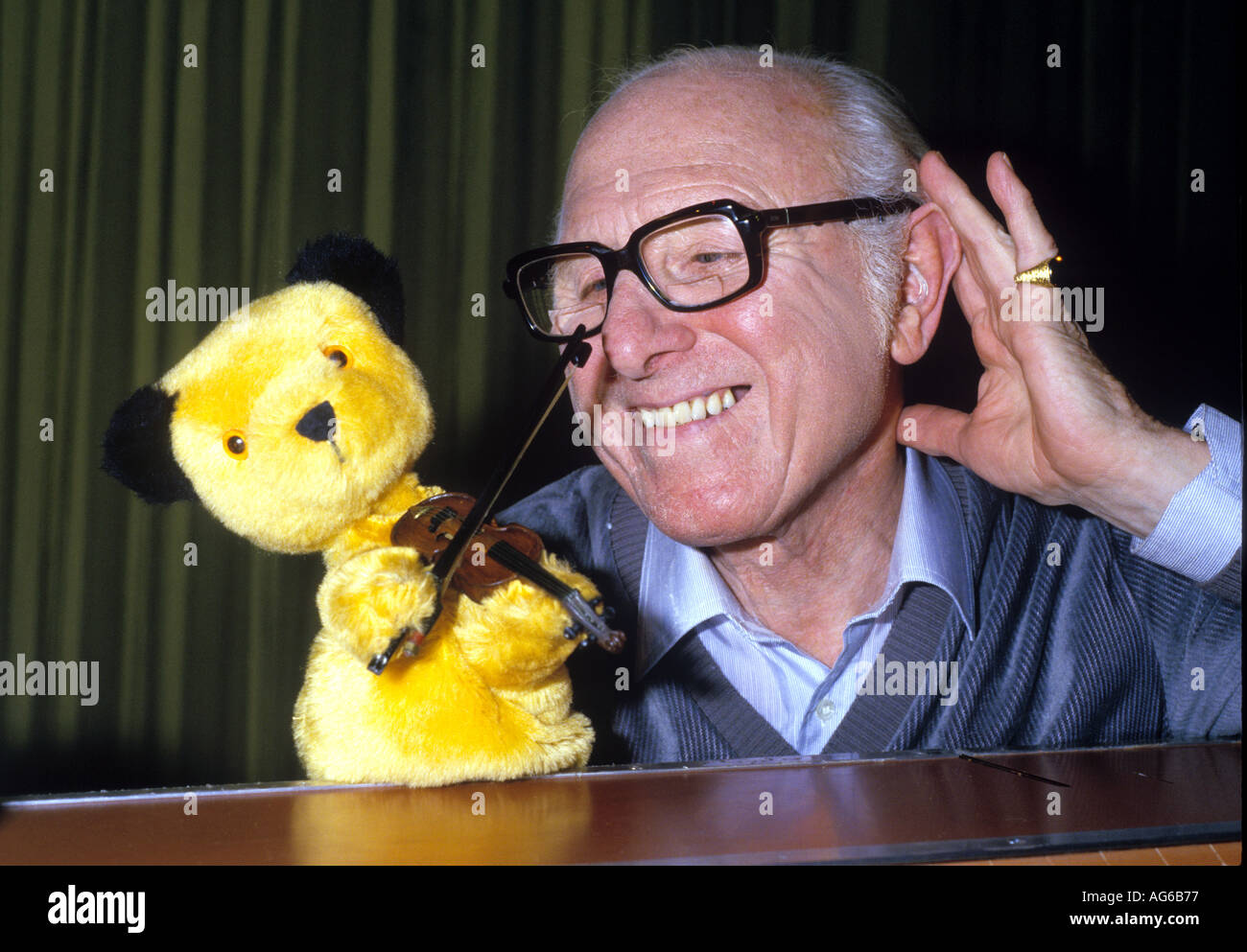 Sooty puppet hi-res stock photography and images - Alamy