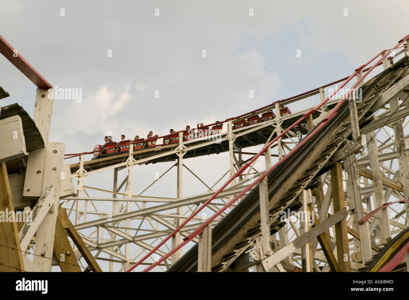 Coney island cyclone roller coaster hi-res stock photography and images ...