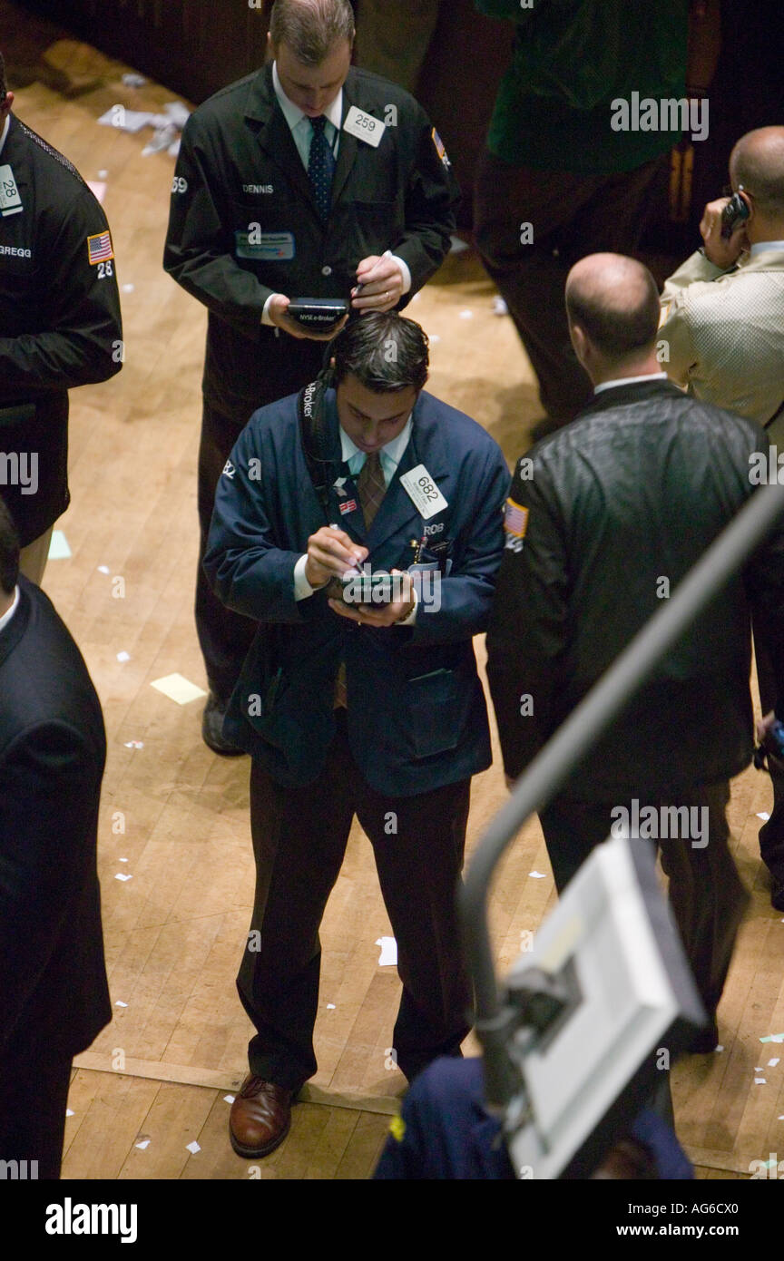 Stock market traders jackets hi-res stock photography and images - Alamy
