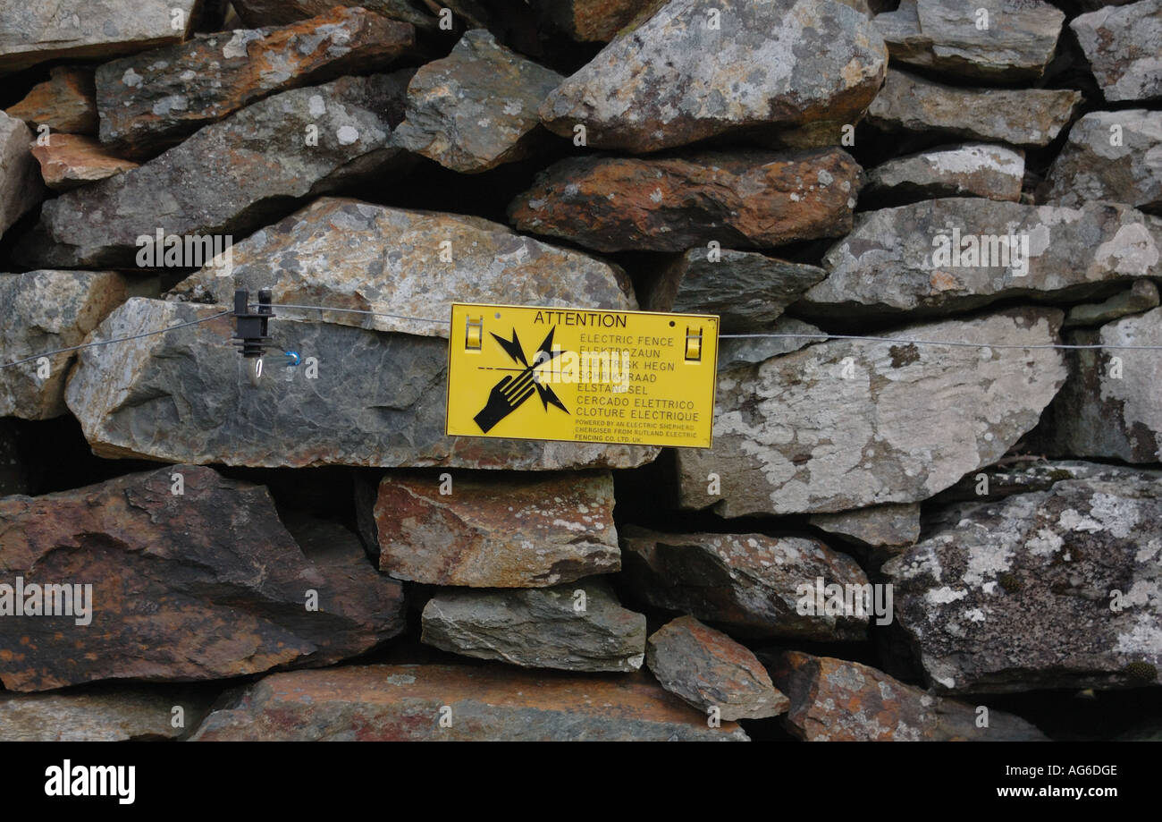 Exit sign languages hi-res stock photography and images - Alamy