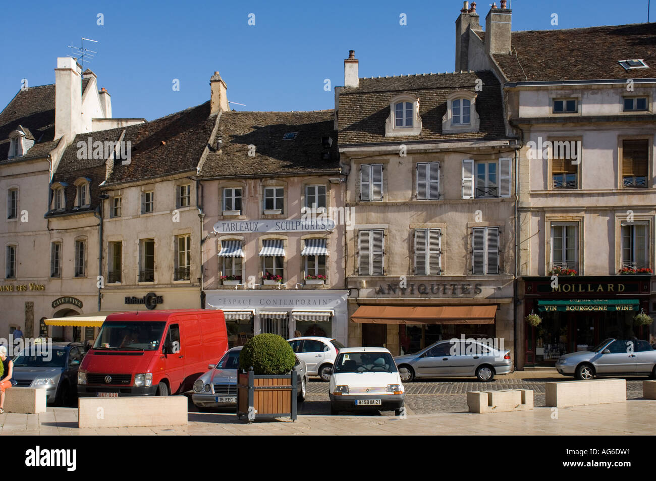 Beaune town centre with traditional Burgundian architecture, Burgundy ...