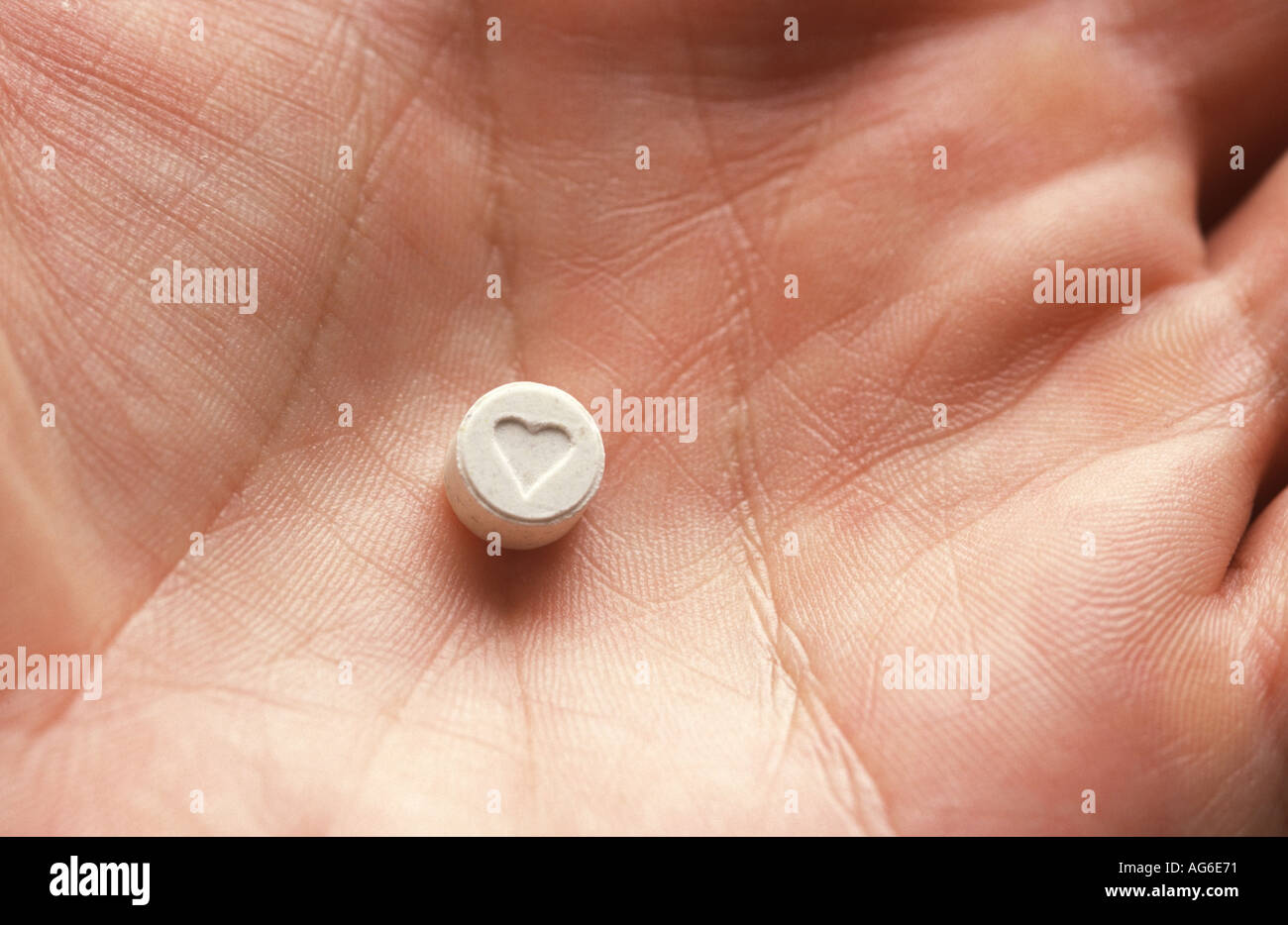 Ecstasy pills hi-res stock photography and images - Alamy