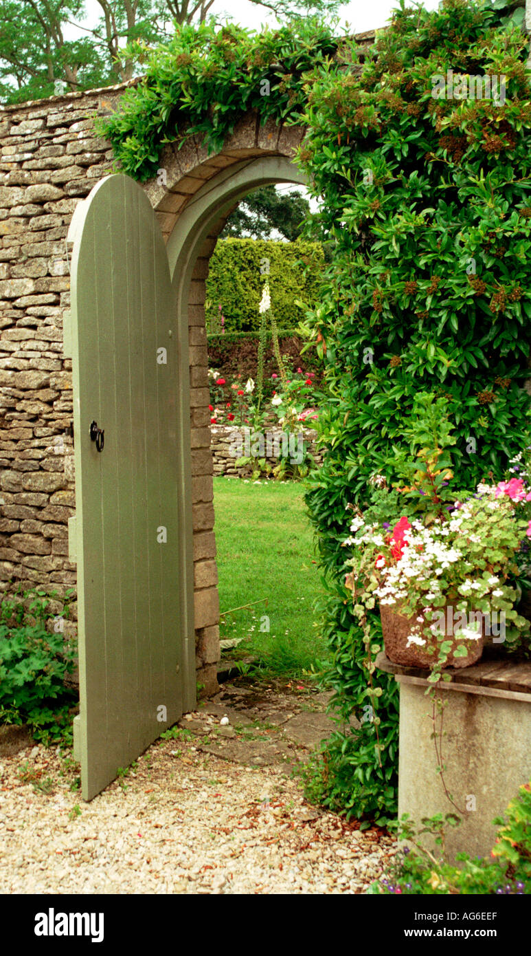 Opening garden england english hi-res stock photography and images - Alamy