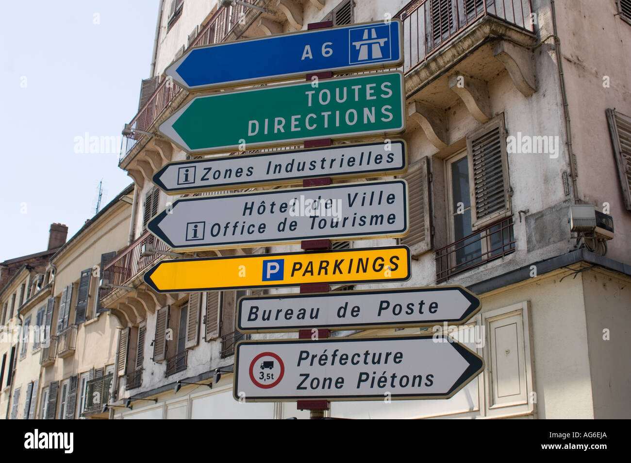Road signs in Macon town centre, Burgundy, France Stock Photo - Alamy