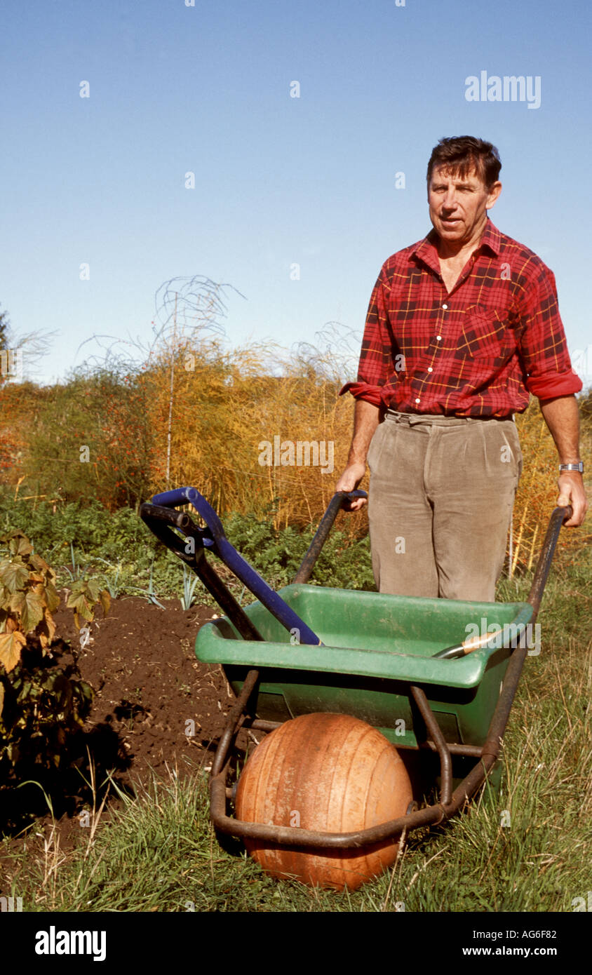 Ballbarrow hi-res stock photography and images - Alamy