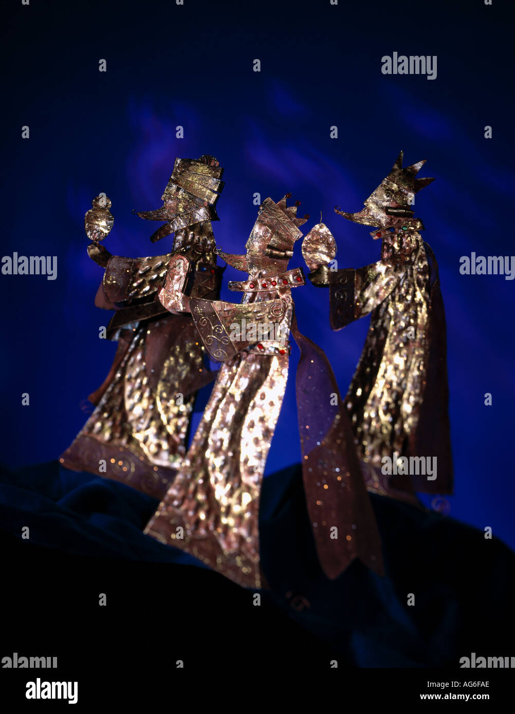 Kings worship hi-res stock photography and images - Alamy