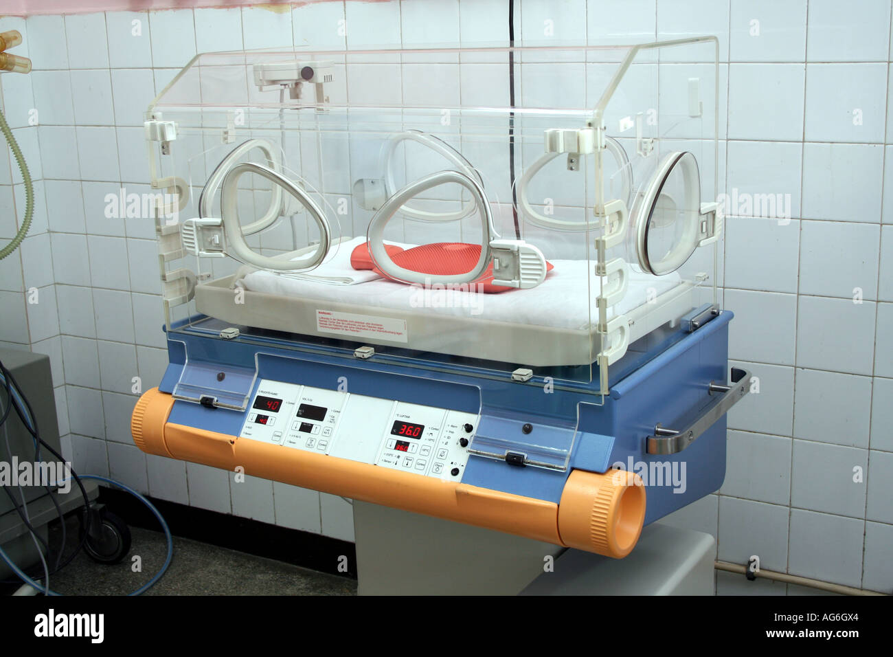 prematurely born child Stock Photo - Alamy