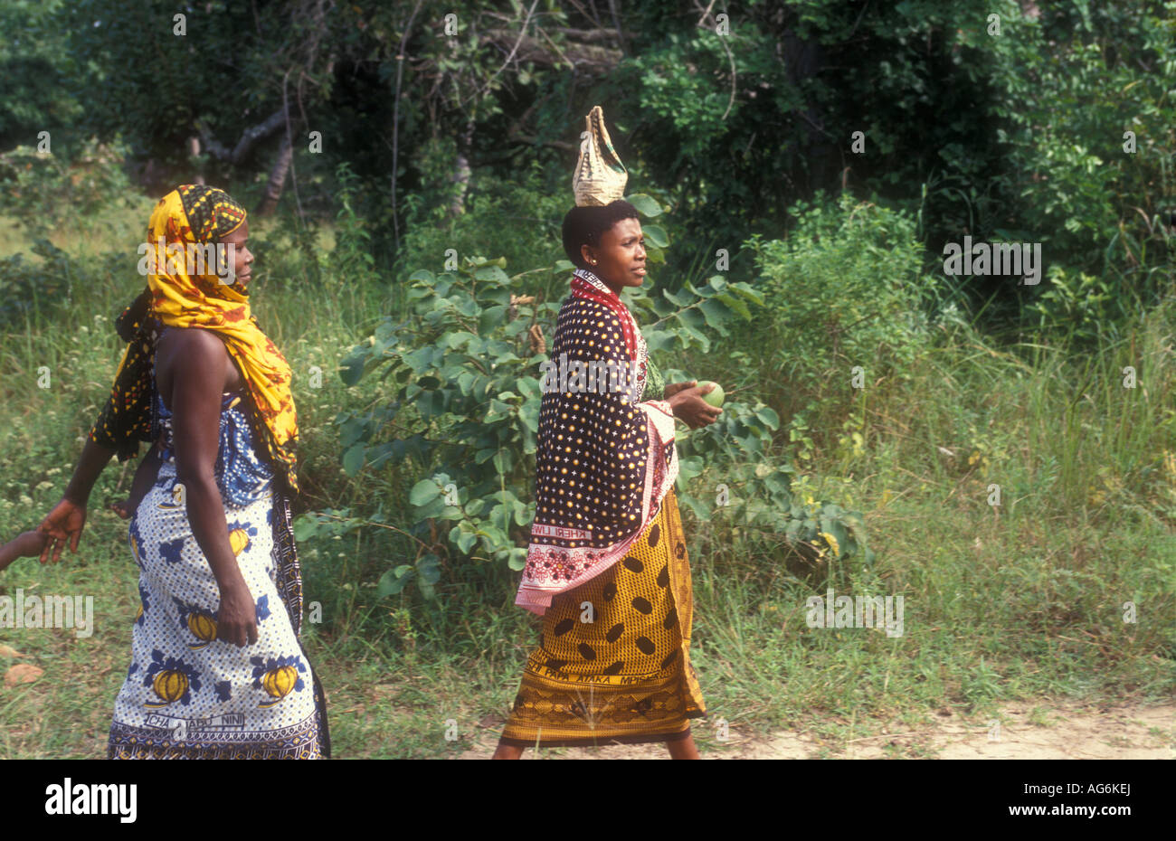Women in Kondoa, Tanzania Stock Photo - Alamy