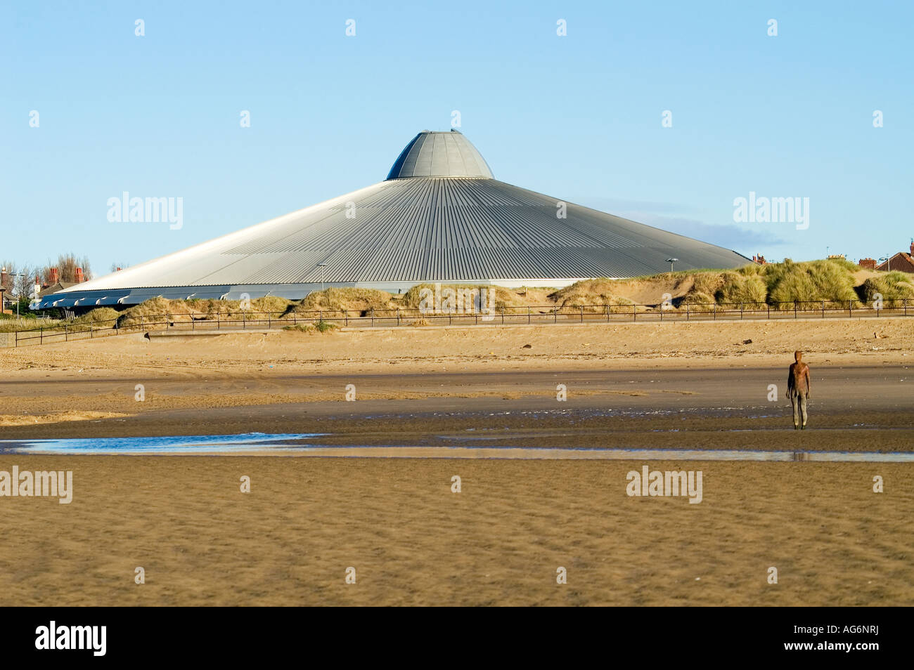 Another Place by Anthony Gormley Crosby Beach Liverpool Merseyside ...
