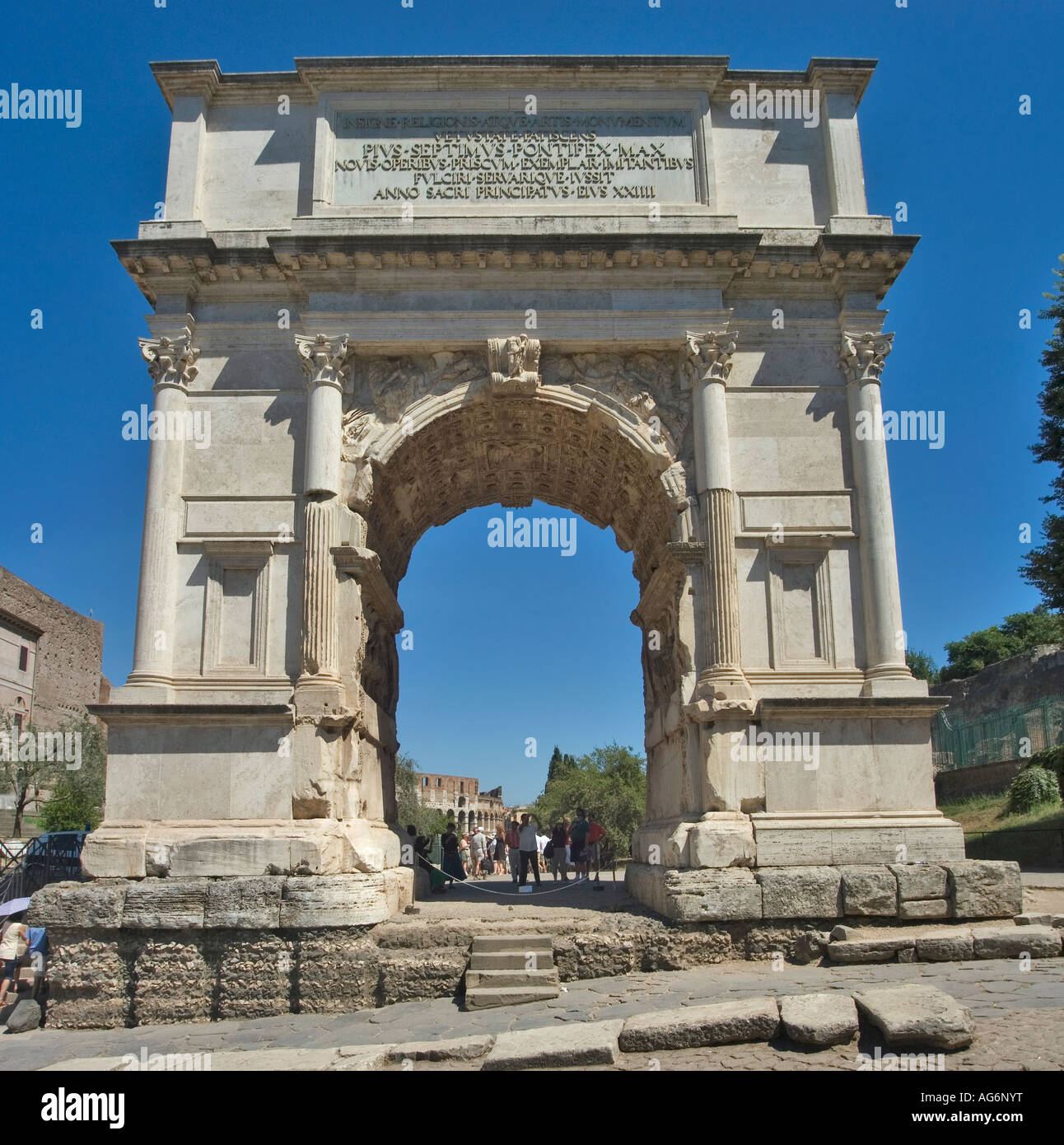 Temple of jerusalem and arch of titus hi-res stock photography and ...
