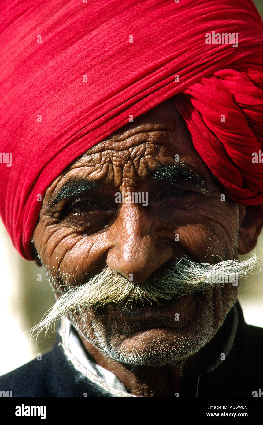 Bristly chin hi-res stock photography and images - Alamy