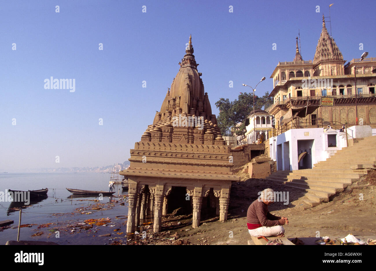 Varanasi sinking temple hi-res stock photography and images - Alamy