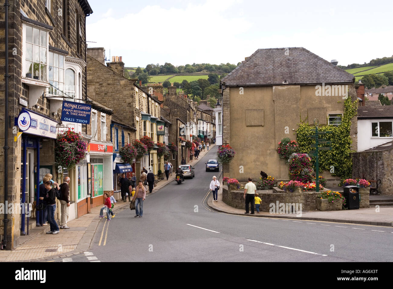 UK Yorkshire Nidderdale Pateley Bridge High Street Stock Photo - Alamy