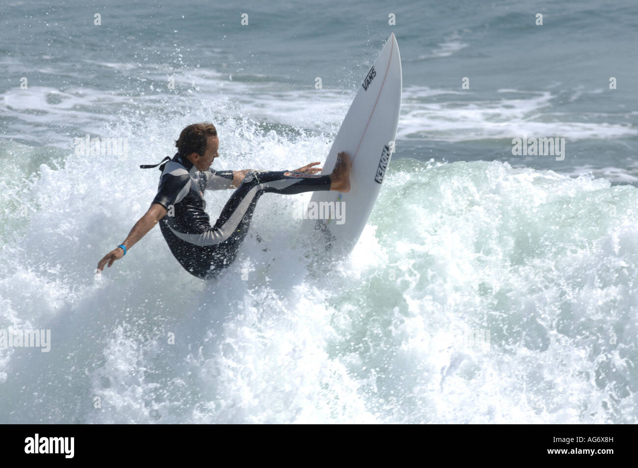 Aerial maneuver surfing hi-res stock photography and images - Alamy