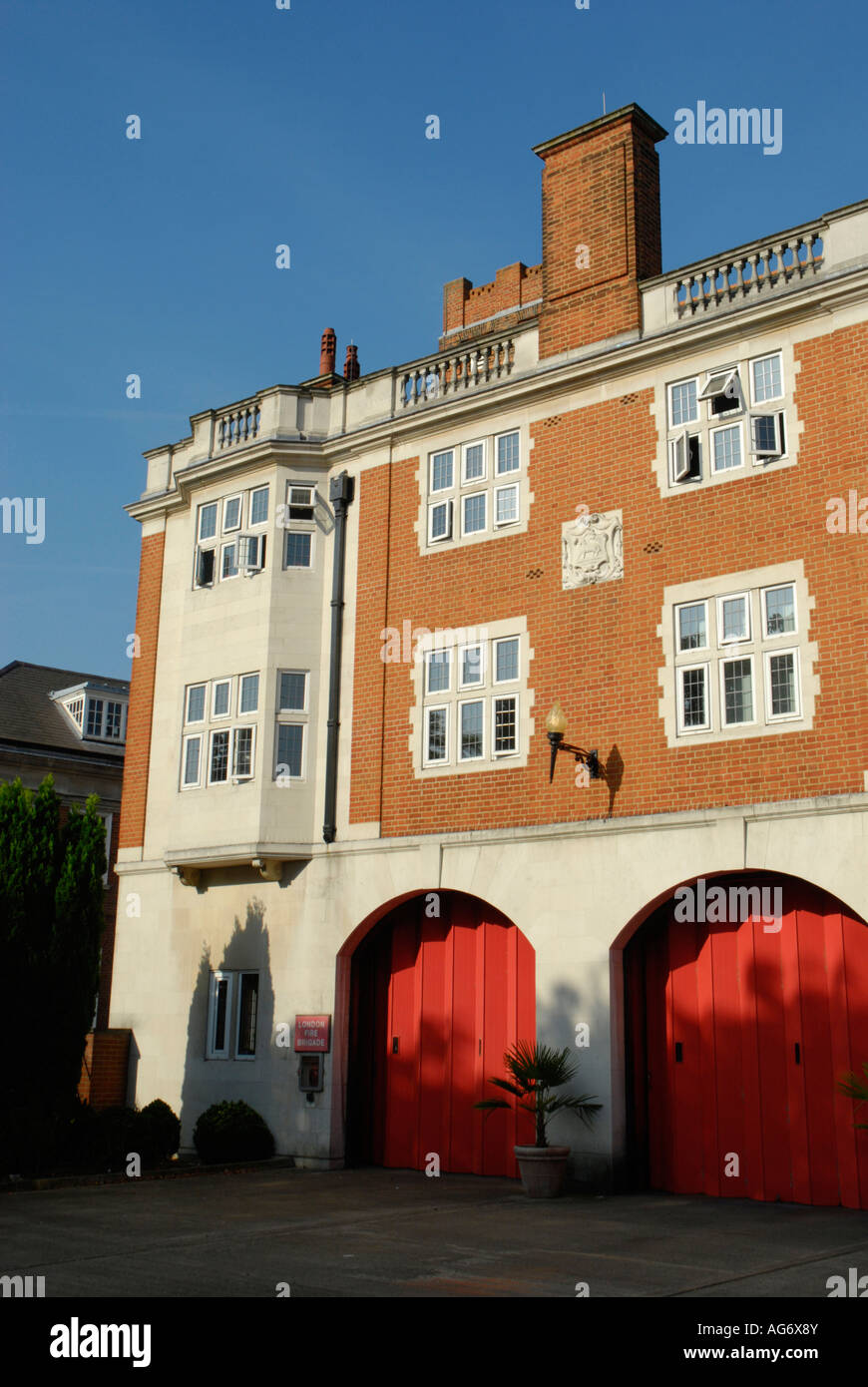 Hendon fire station hi-res stock photography and images - Alamy