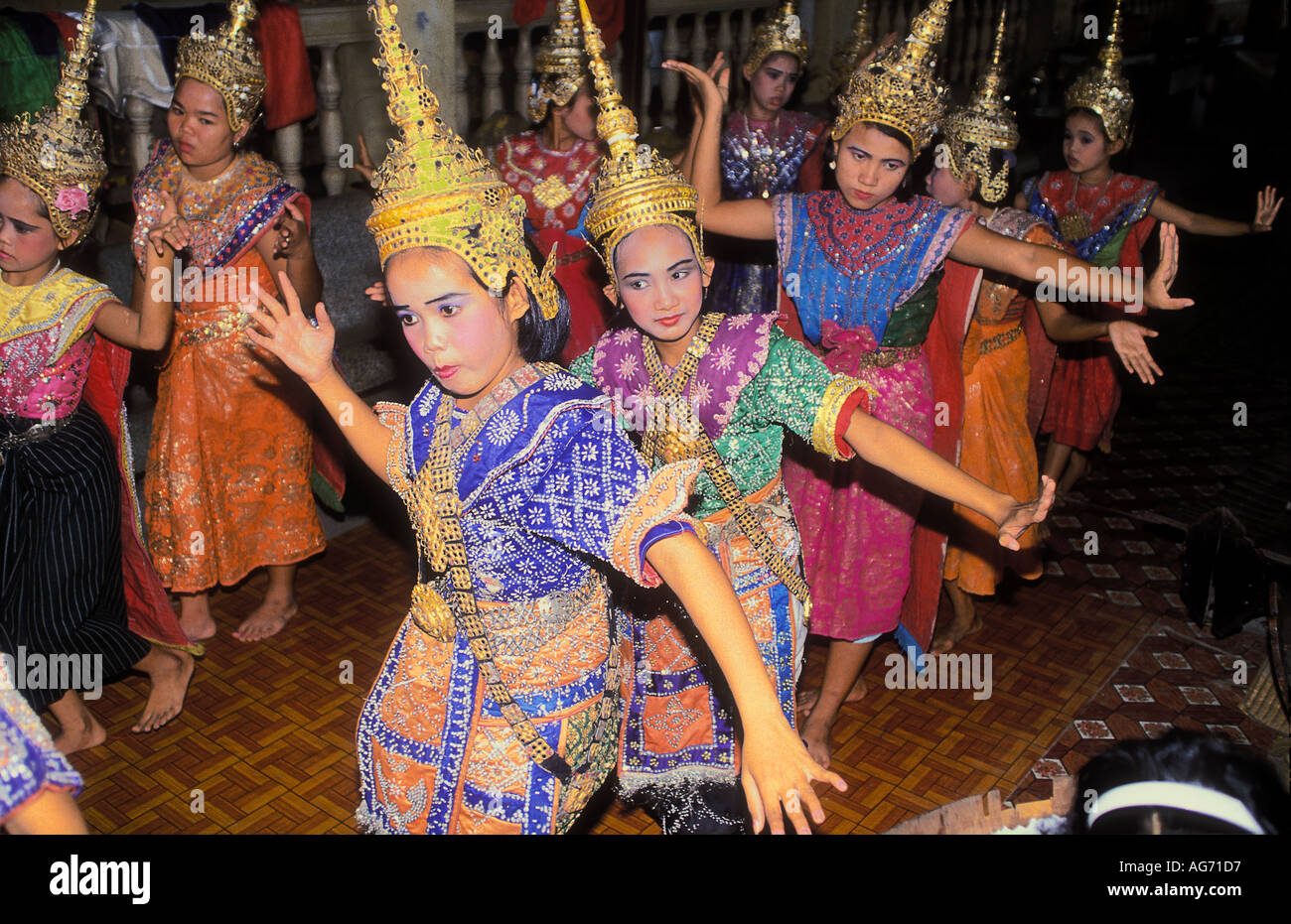 Young dancers at the Temple Dancing School at Chachengsao Thailand ...