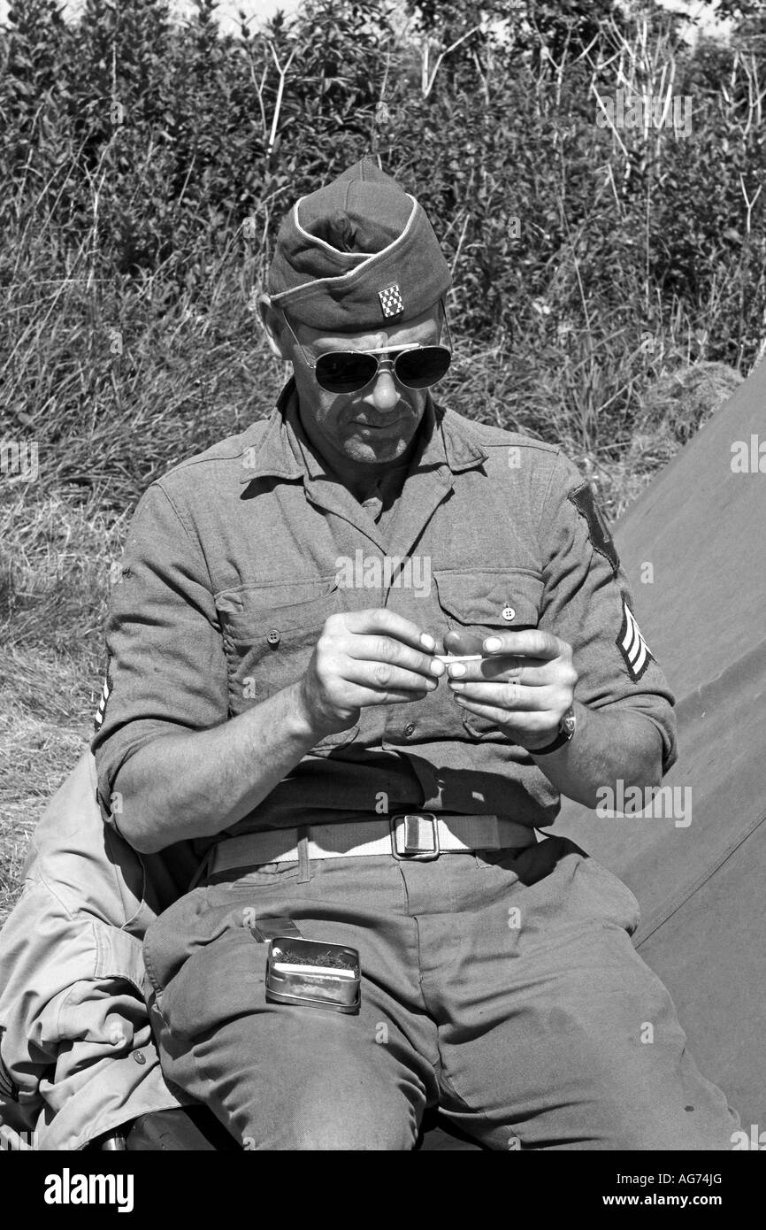 Gi soldier 1944 hi-res stock photography and images - Alamy