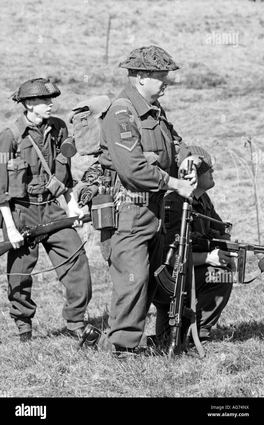 British Army Infantry soldiers in Normandy France 1944 Stock Photo - Alamy