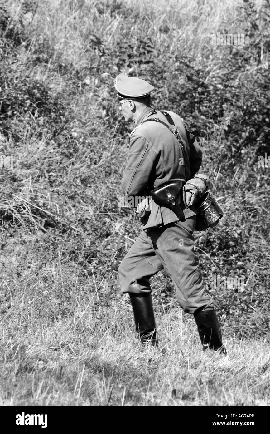 German Army Officer in combat in Normandy France 1944 Stock Photo - Alamy