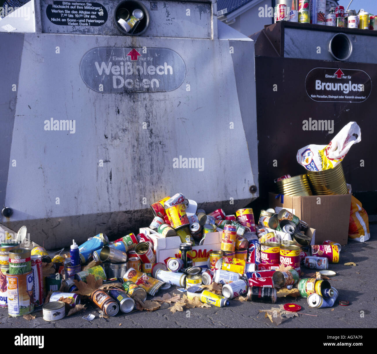 tin und can waste infront of containers Stock Photo - Alamy